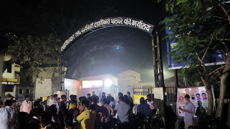 Palghar - भीड़ ने 54 वर्षीय चच्चा को ऐसा सिखाया सबक, जिंदगी भर नहीं ...